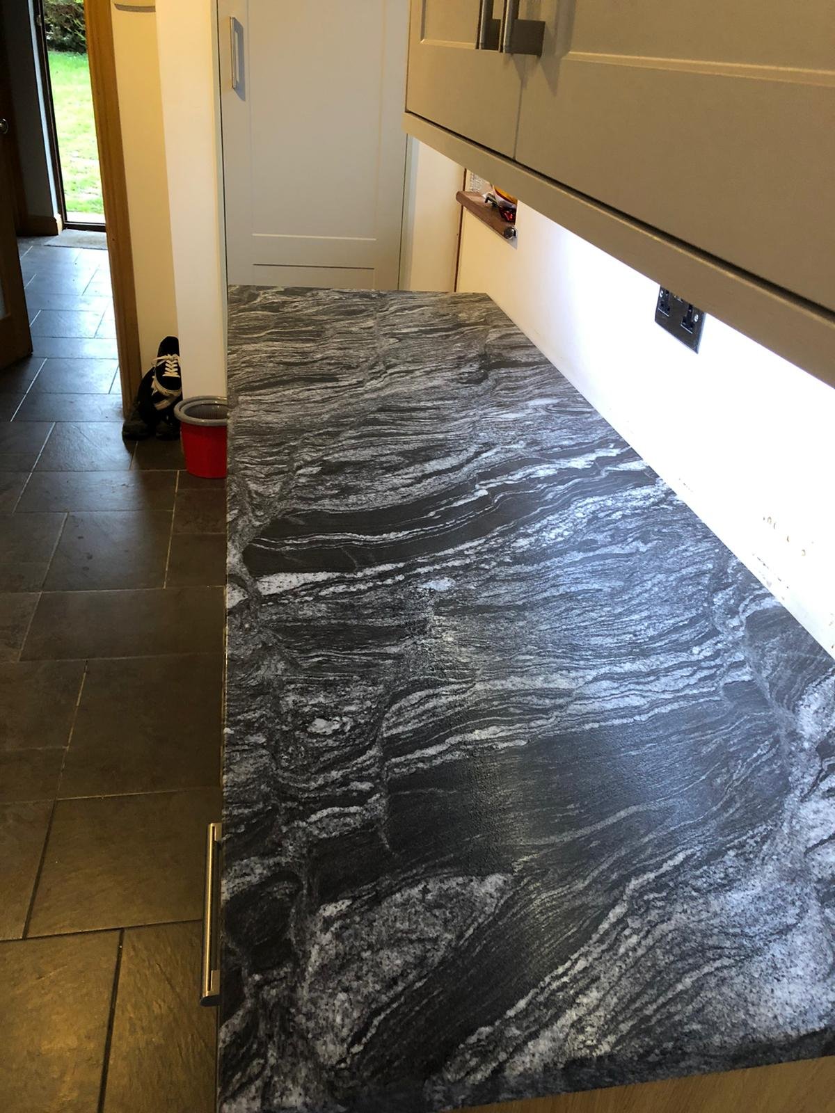 30mm Black Beauty granite from Pisani - Medusa Stone