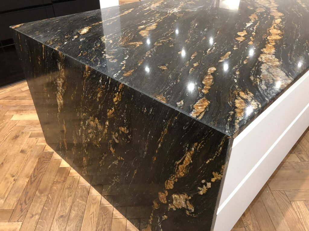30mm Magma Gold Granite from PISANI - Medusa Stone